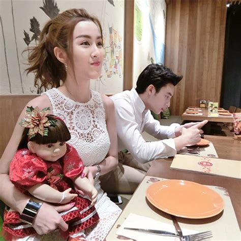 Photo Gallery เปิดโผรายชื่อดารา เซเลบ บูชาลูกเทพ เชื่อหมดใจ ชีวิตดีขึ้นเพราะตุ๊กตา