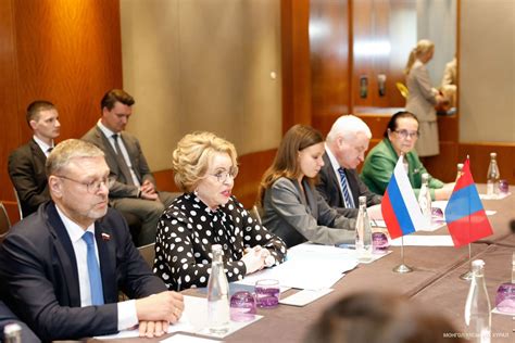 УИХ ын дарга Д Амарбаясгалан ОХУ ын Холбооны Хурлын Холбооны Зөвлөлийн дарга Хатагтай В И