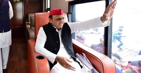 Up Elections 2022 মনোনয়নের ছবি দিয়ে ট্রোল্ড অখিলেশ নেটিজেনদের