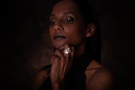 Katell Leclaire La Bijoutière Qui Entremêle Beauté De La Femme Et Bijou éthique Maison Et