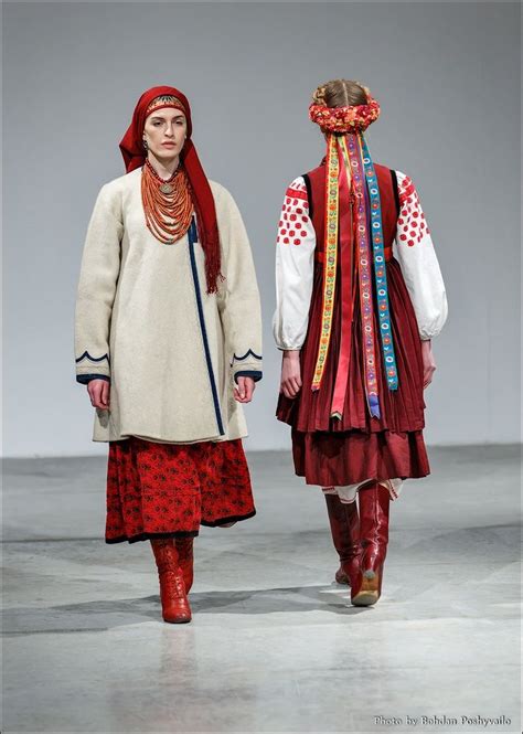 Український народний костюм на подіумі Українського тижня моди Мода Этнические наряды Наряды