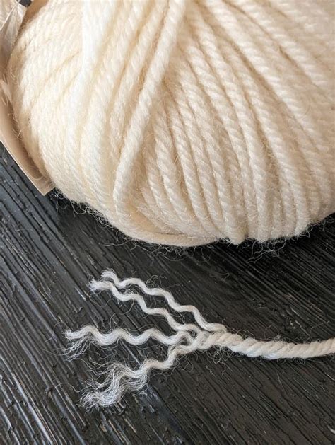 Мотки шерстяной нити Vogue пряжа шерсть 4 нити италия цвет натуральный беж 50 грамм 120 метров