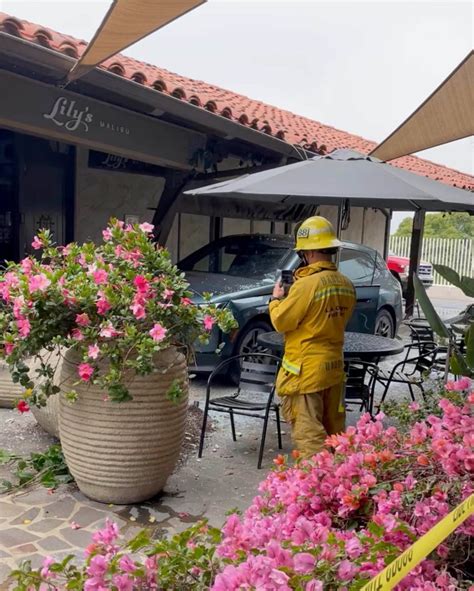 Actress Rosanna Arquette Crashes Car Into Malibu Shopping Center No