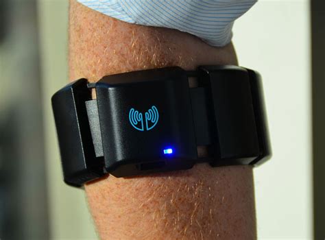 Myo Armband Provides Effortless Gesture Control Of Robots Anything Else Ieee Spectrum