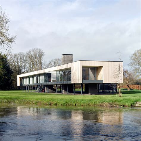 Knox Bhavan Creates Flood Resilient March House Beside River Thames