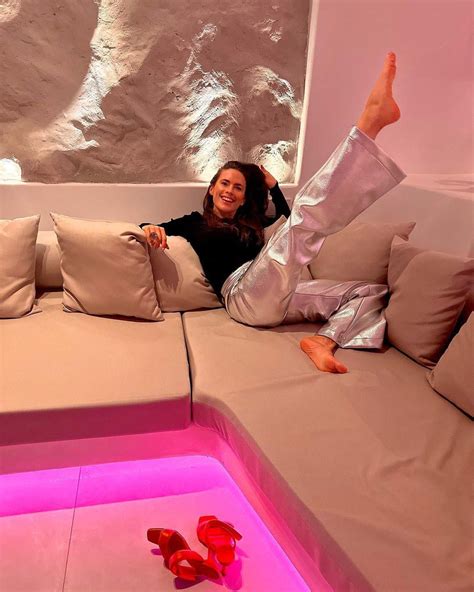 Who Is Jamie Foxxs Girlfriend Alyce Huckstepp Foxx All Smiles As He