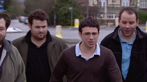 Auscaps Simon Bird Shirtless In The Inbetweeners 2 02 Work Experience