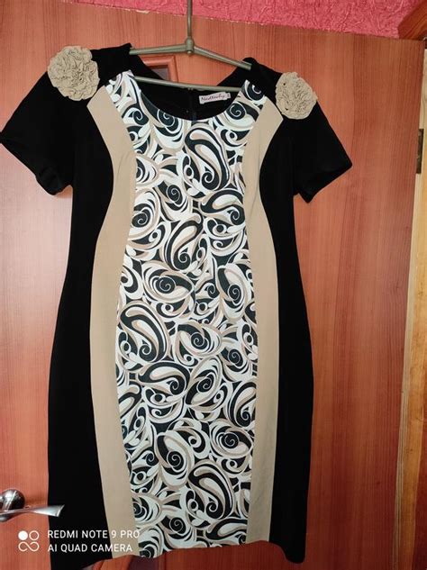 Сукню — ціна 200 грн у каталозі Сукні міді Купити жіночі речі за доступною ціною на Шафі