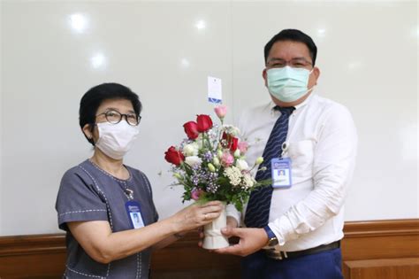 วันที่ 17 พฤษภาคม 2565 รองศาสตราจารย์ ดร ยาใจ สิทธิมงคล คณบดีคณะพยาบาลศาสตร์ มหาวิทยาลัยมหิดล