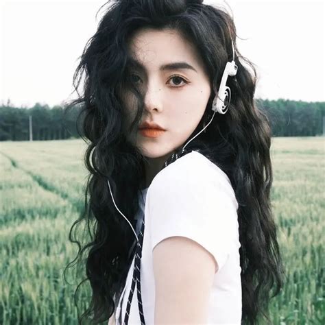 头像 戴耳机女生头像 耳机少女