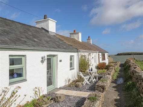 Moelfre Holiday Cottages Anglesey North Wales Menai Holidays
