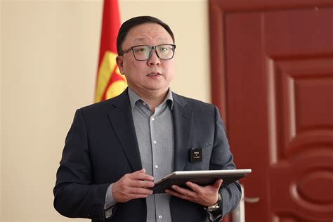 “Халдварт өвчнөөс урьдчилан сэргийлэх тандалт хариу арга хэмжээг сайжруулах нь” эрдэм