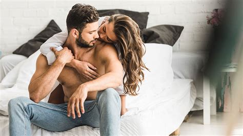 What To Expect Sexually From A Leo Woman Astrologify