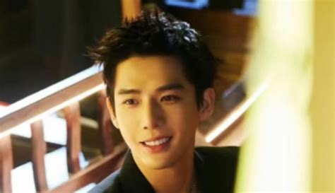 王安宇画画白敬亭秒猜出，这俩的默契也是没谁了爱奇艺