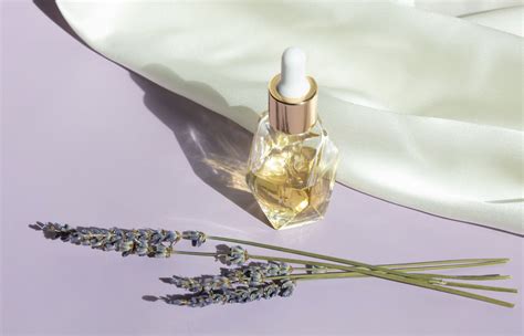 The Best Essential Oils For Scalp Massage Sitting Pretty