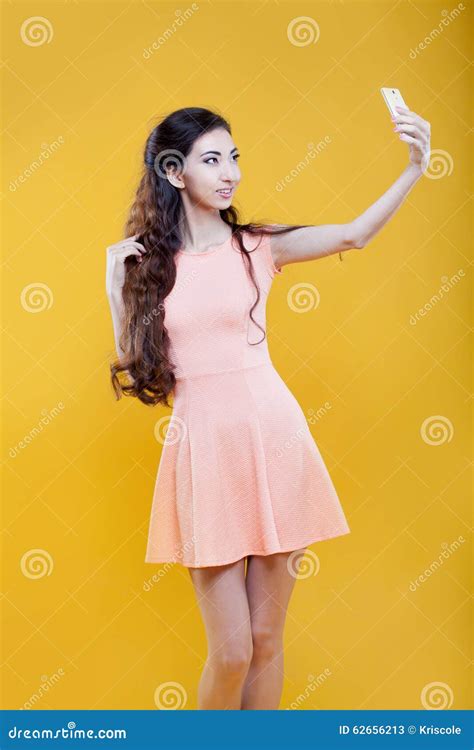 Fille Asiatique De Mode Jeune Prenant La Photo De Image Stock Image Du Beaut Motif