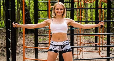 5 упражнений на грудные мышцы которые можно выполнять на улице Живи