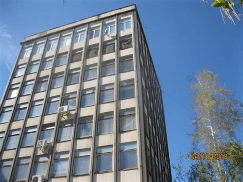 Продават на търг етаж от голяма административна сграда в центъра на Монтана снимки