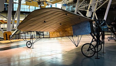 무료 이미지 바퀴 차량 항공 우주 제조업체 격납고 목재 복합 재료 바닥 항공 우주 공학 Bicycle Wheel Rim 금속 비행기 여행 건물