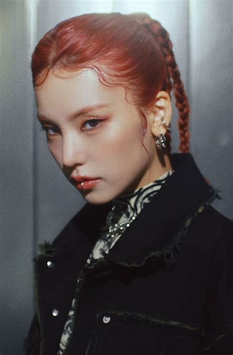 Crown On My Head Itzy Yeji MV Itzy Crown Headed