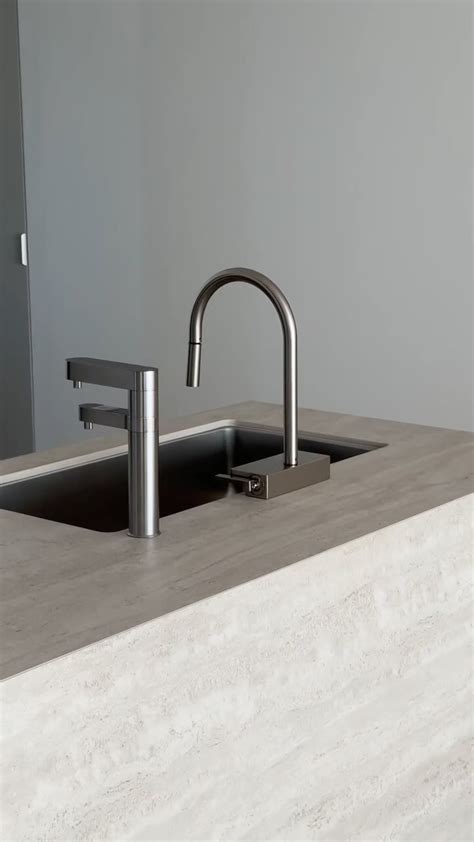 스튜디오 2 3 L 이점삼 우드 톤의 편안함이 느껴지는 침실과 호텔과 같은 세련된 분위기의 욕실 공간 잠실인테리어디자인