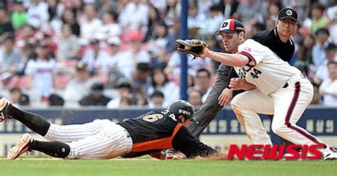 귀루하는 롯데 문규현