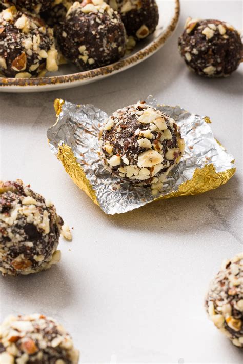 Hazelnut Cookie Balls Recipe