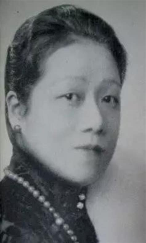 宋霭龄“宋氏三姐妹”之一，宋庆龄、宋美龄姐姐搜狗百科