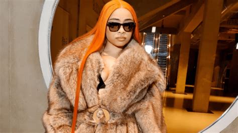 Ice Spices Twerking Video Taken In Paris Nearly Stops Traffic