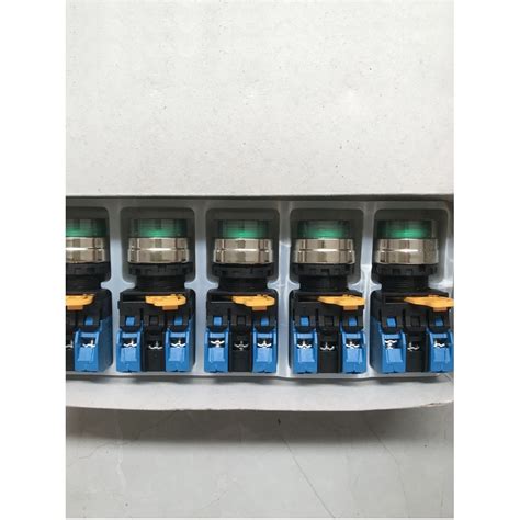 ⚡電世界⚡ Yw4l Af2e20qm3g 照光凸頭按鈕開關 金屬框 全護圈型 保持型 綠色 145 11 電世界 一律開立電子發票
