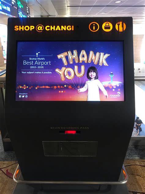 2023樟宜机场免税店购物 班外机场还设有多个主题 去哪儿攻略
