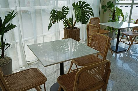 현지 커피 카페와 페이스트리 숍의 인테리어 디자인과 장식 0명에 대한 스톡 사진 및 기타 이미지 0명 가구 가정 주방 Istock