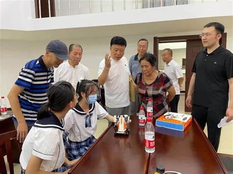 省关工委到伊美区调研