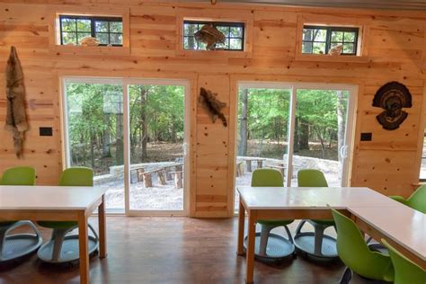 Portable Classroom Interior By Lelands Cabins Portable Buildings Classroom Interior Cabin Homes