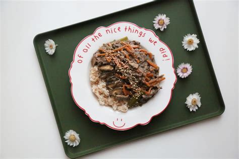 소불고기덮밥 맛깔스러운 불고기양념에 반찬은 물론 덮밥까지