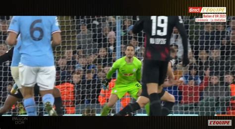 [공홈] 발롱도르 4위 케빈 데브라위너 유머 움짤 이슈 에펨코리아