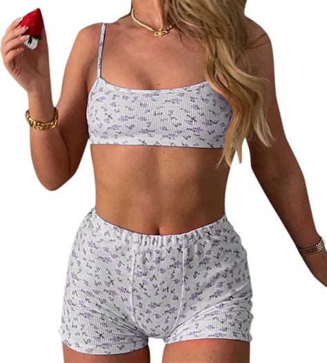 Crop Tops And High Waisted Shorts Outfits