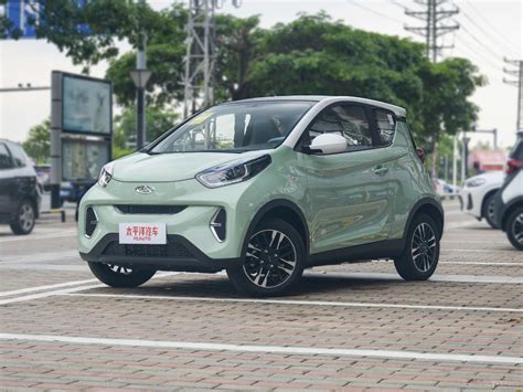 小蚂蚁外观实拍高清大图小蚂蚁 2022款 改款 甜粉款 微糖版 三元锂 288kwh 30kw 301km第1张图片大全太平洋汽车