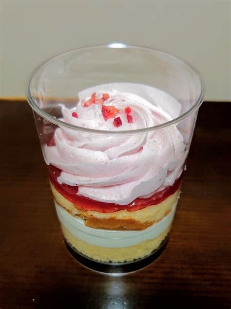 苺のカップショートケーキ ユーイの航海日誌