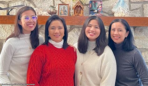 Complete At Last Robredo Reunites With Daughters For White Christmas
