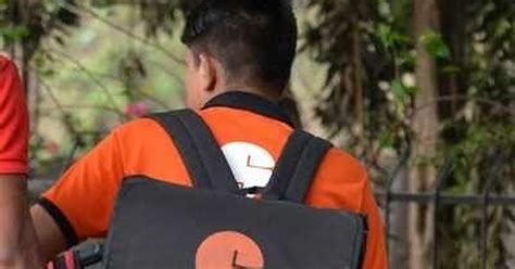 Swiggy Partners With Apna To Hire 10000 Gig Workers From Tier 2 Tier 3 Cities