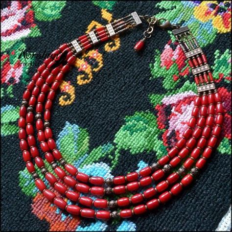 Пин на доске браслеты,бусы....