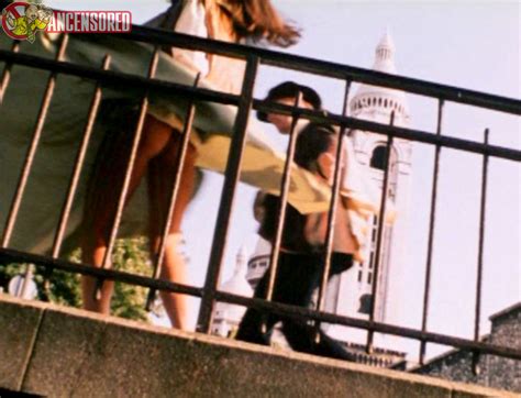 Naked Zillah Emanuels In Brandende Liefde