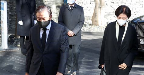 고 손복남 Cj 고문 빈소 도착한 홍석현 회장