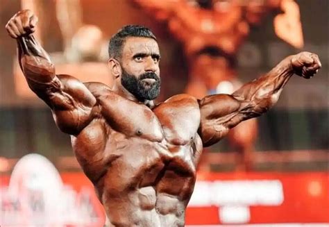 تصویری باورنکردنی از پسر هادی چوپان فیگور مشابه گرگ ایرانی و فرزندش