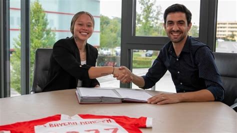 Willkommen Mona Ana María Guzmán Fue Presentada Como Jugadora De Bayern Múnich Red