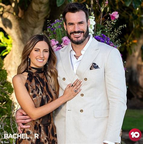 The Bachelor S Irena Srbinovska Shows Off Her Incredible Figure In A Bikini Daily Mail Online