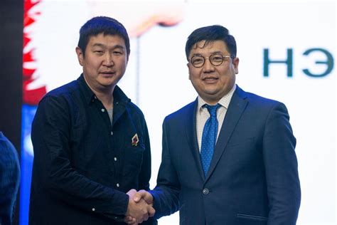 Улсын хоёрдугаар төв эмнэлэг 2022 оны үйл ажиллагааны ТАЙЛАНГИЙН ХУРЛАА хийж шилдгүүдээ тодрууллаа