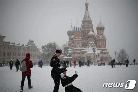 포토 눈 내리는 모스크바 성 바실리 대성당 뉴스1