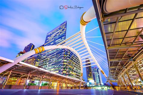 สกายวอล์คแยกสาทร นราธิวาส กินเที่ยวเยี่ยวปั๊ม